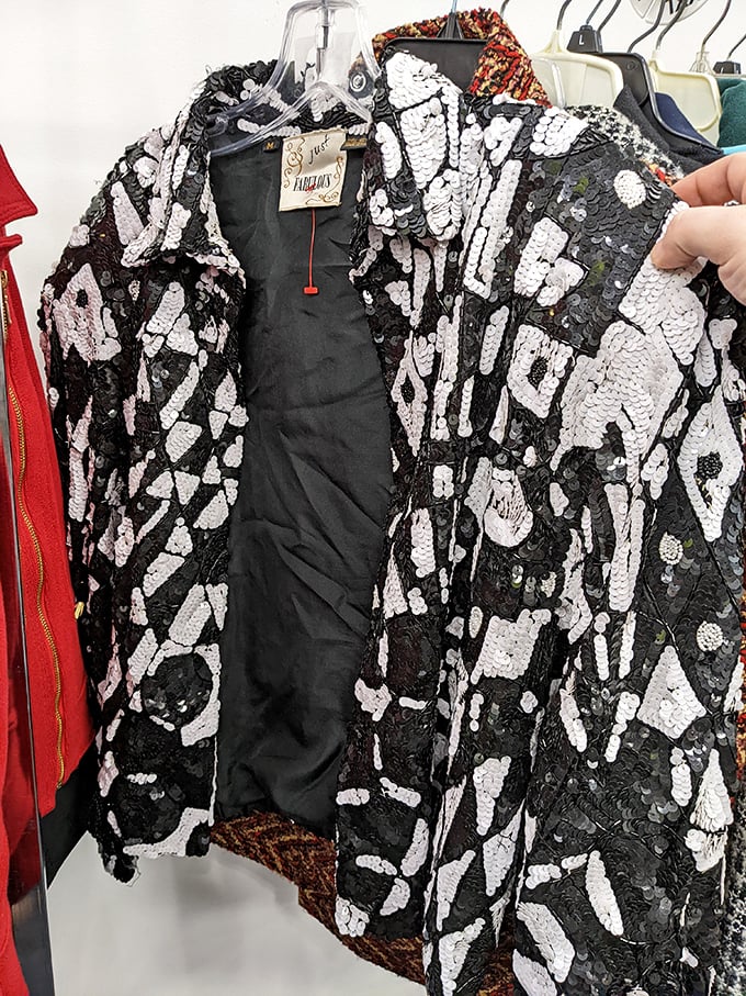 A sequined statement jacket that screams "I'm the main character tonight!" Vintage glamour waiting for its next night on the town.