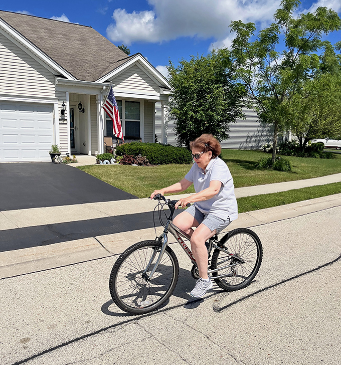 Freedom on two wheels! Bike-friendly streets and dedicated paths mean residents can pedal their way to fitness while showing off their neighborhood to envious visitors.