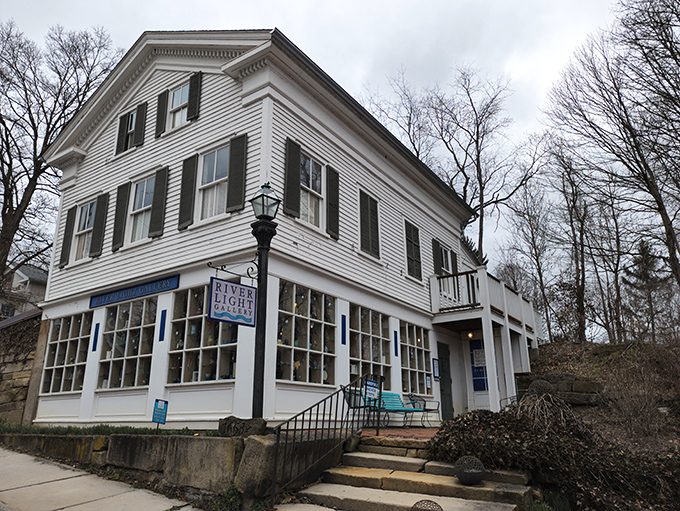 River Light Gallery occupies a classic white clapboard building that seems to say, "Yes, art belongs everywhere, even in the smallest of towns."