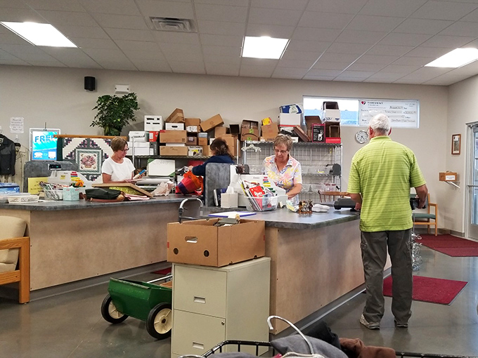 The children's section, where outgrown costumes and play clothes find new little humans to continue their adventures with.