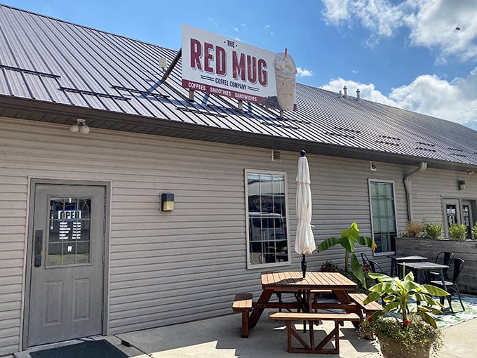Coffee culture, Amish Country style. The Red Mug offers caffeine fixes without the pretentious sizing vocabulary or complicated ordering protocols.