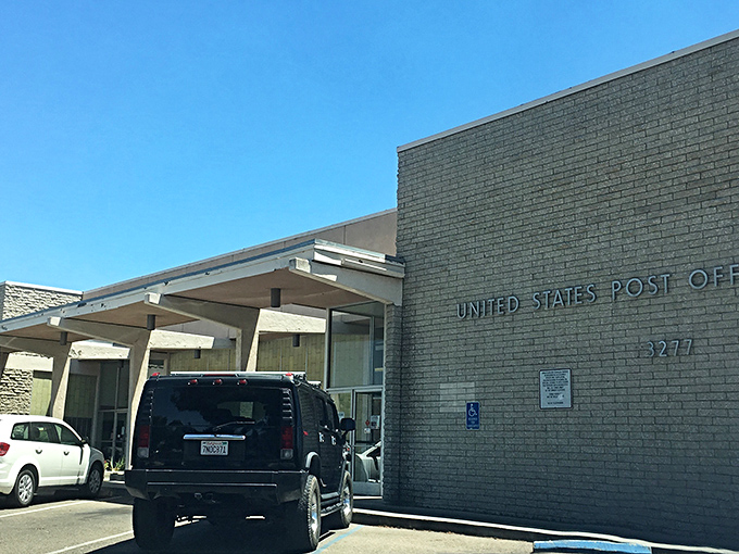 Even the post office in Visalia maintains that small-town functionality where errands somehow feel less like chores.