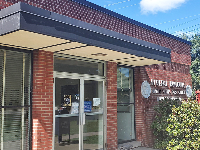 Even the post office in Hawley has that small-town charm. Letters probably arrive with a side of friendly conversation.