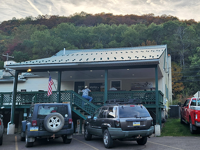 Vinny's Bar and Grill has that perfect "is it a dive or is it a gem?" quality that Anthony Bourdain would have appreciated and immediately ordered a beer.