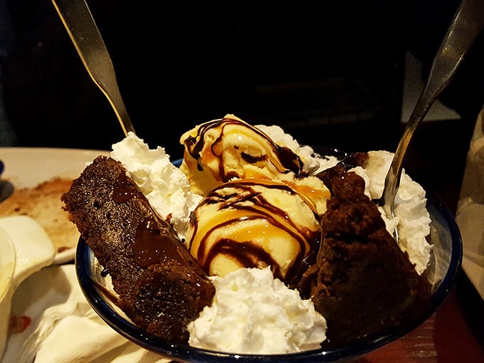 Dessert that doesn't hold back. This brownie sundae with its warm-cold contrast is the finale your seafood feast deserves.