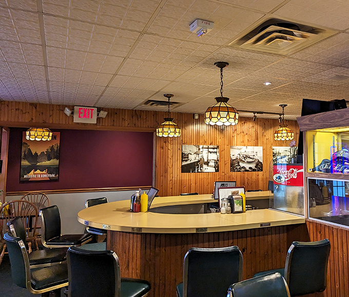 The counter seating isn't just nostalgic&mdash;it's front-row tickets to the best show in town: butter meeting beef in sizzling harmony.