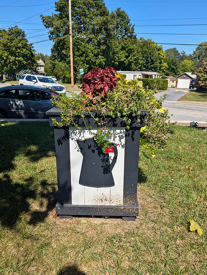 This charming planter proves the coffee theme runs deep&mdash;even the landscaping pays homage to the building's perky personality.