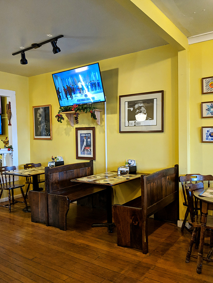 Church pew booths and music memorabilia create the perfect backdrop for the religious experience you're about to have with your taste buds.