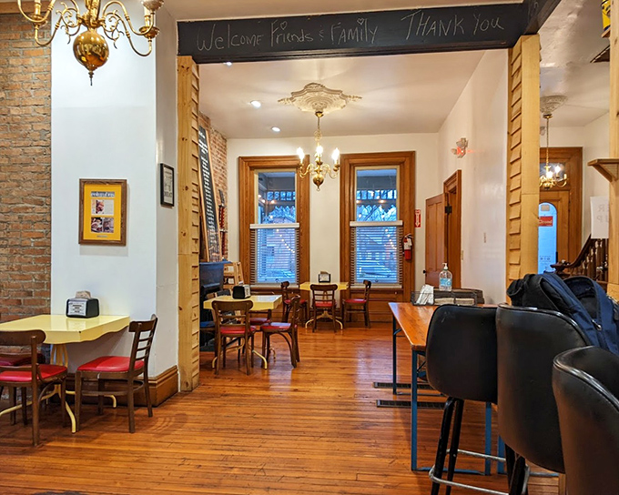 The dining area fills with happy carnivores pursuing their doctorate in deliciousness.
