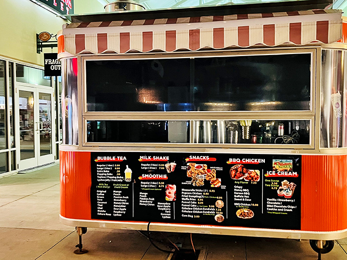 Food carts offer quick culinary pit stops for shoppers whose hunger threatens to derail their mission of maximum savings. 