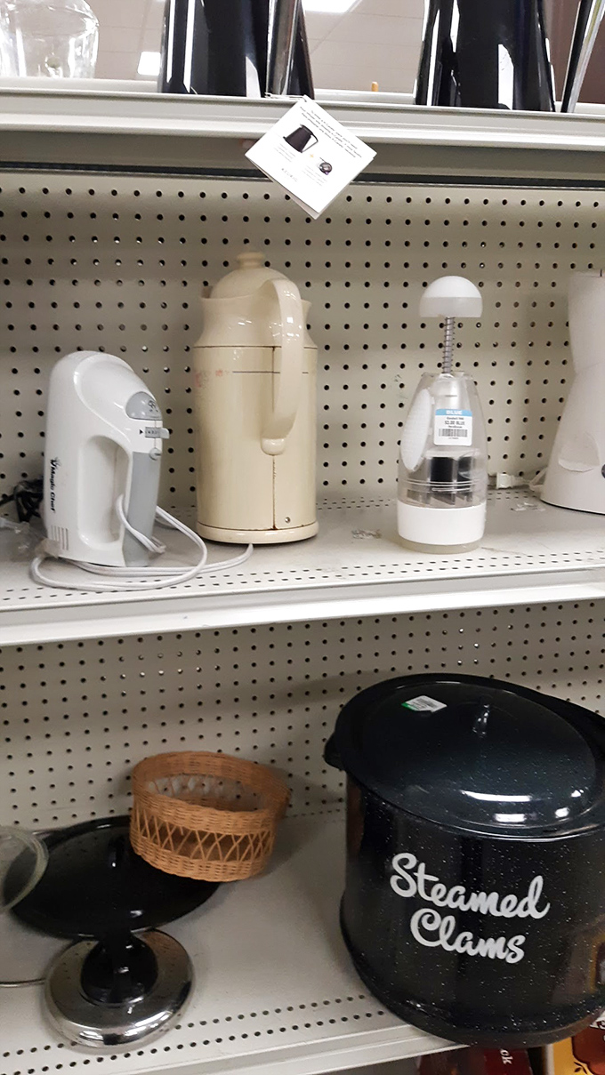 Small appliance safari! That "Steamed Clams" pot might be the quirky kitchen conversation piece you never knew you needed.