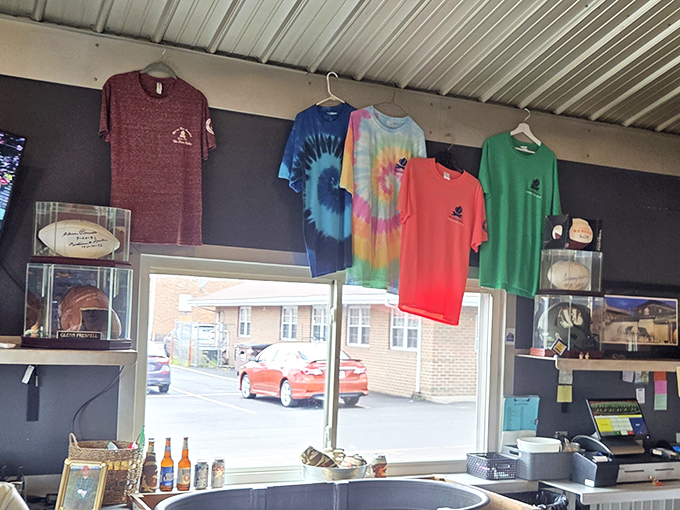 Even the merch proudly displays the Ribber's colors&mdash;because after a meal this memorable, you'll want to take home more than just leftovers. 