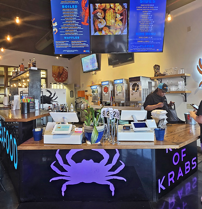 Digital menus and efficient ordering – because nobody wants to wait when crab legs are calling.