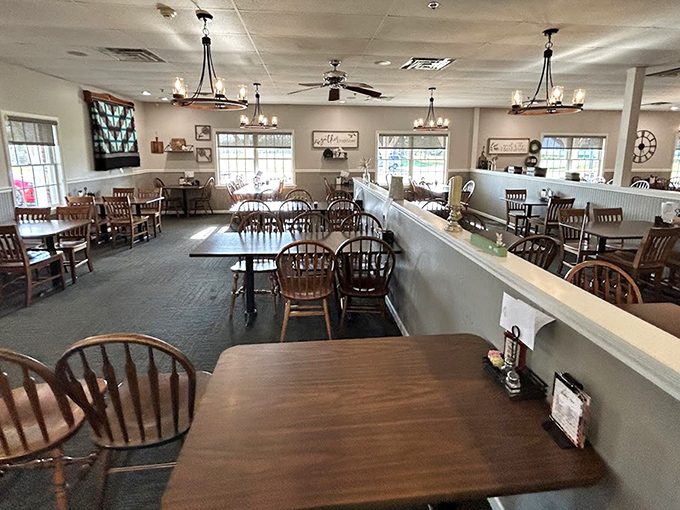 Another angle reveals just how spacious this place really is&mdash;your entire bowling league could eat here without feeling cramped.