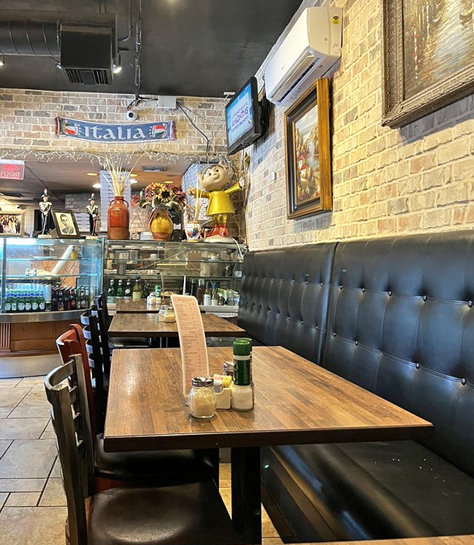 Where Italian comfort meets Florida casual. That leather booth is practically saying, "Stay awhile, order another glass of wine."