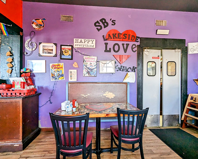 Purple walls and "Happy Everything" signs&mdash;this place doesn't just serve comfort food, it wraps you in a warm hug while doing it.