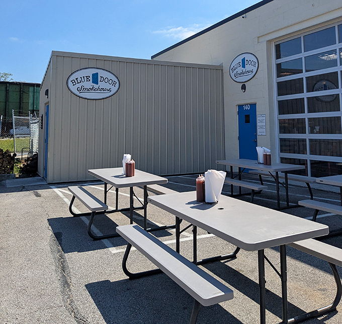 Outdoor picnic tables&mdash;where the only thing better than great barbecue is great barbecue enjoyed in the fresh air with sauce on your fingers.