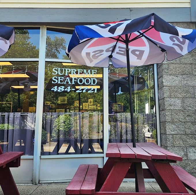 The outdoor patio offers fresh air to complement fresh seafood &ndash; because some meals deserve their own special setting.