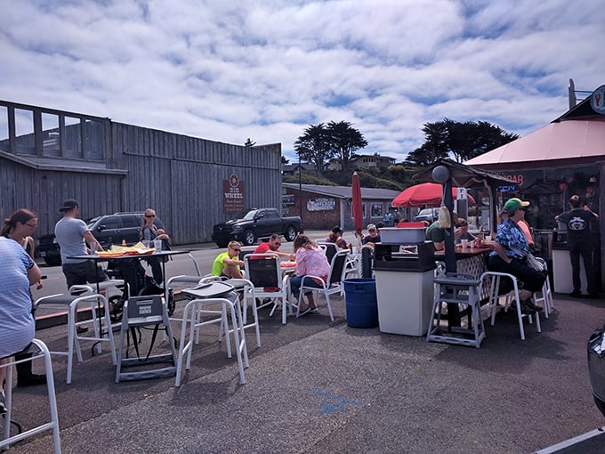 Al fresco dining where the ocean breeze seasons your meal. Some days in Bandon are too beautiful to spend indoors.