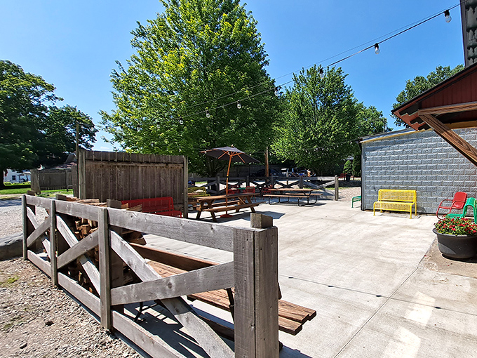 The outdoor seating area&mdash;where the famous Bonge's "tailgating" tradition happens&mdash;is where the experience begins, hours before your first bite. 