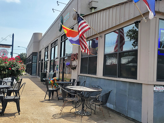 The outdoor seating area &ndash; where the aroma of smoked meat mingles with Mississippi's warm southern breeze.