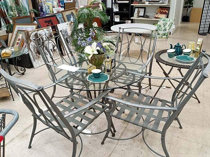 Patio perfection awaits! This glass-top dining set practically begs for summer brunches and evening cocktails. Just add friends and sunshine.