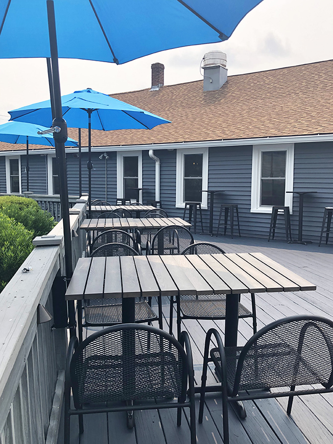Al fresco dining reaches new heights when your backdrop includes Connecticut's beautiful coastal summer breezes.