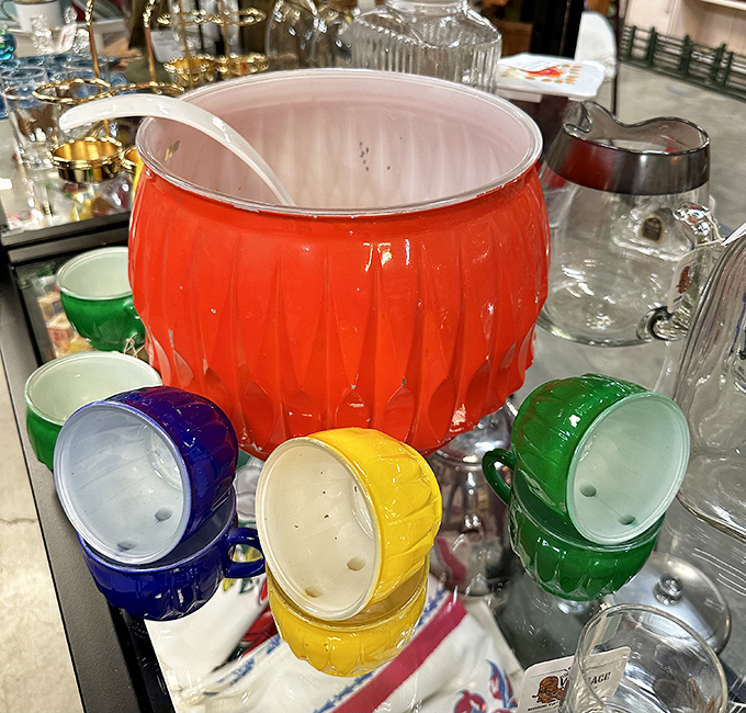 This vibrant punch bowl set in carnival colors stands ready for your next gathering&mdash;when hospitality came in technicolor.