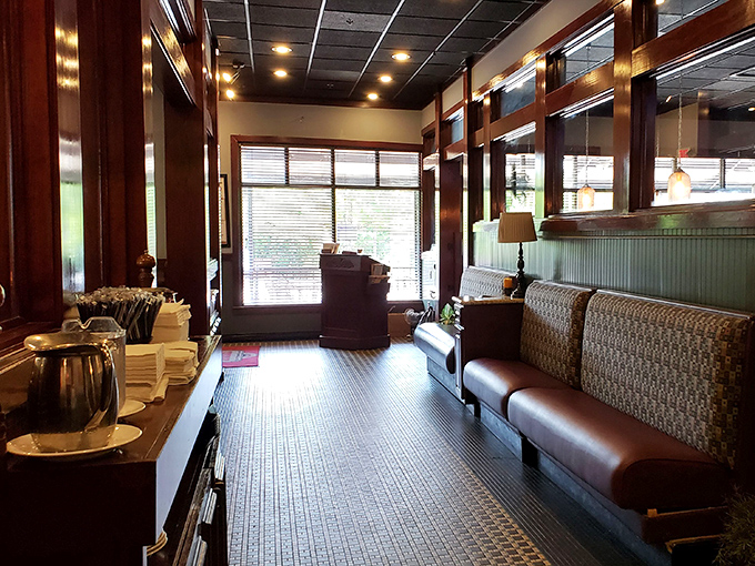 The entryway sets the tone&mdash;unpretentious yet welcoming, like being invited to a friend's house who happens to be an excellent cook.