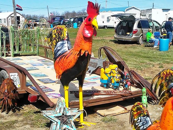 The rooster rules this roost of rural d&eacute;cor. That colorful fellow would wake up your garden aesthetic even if he can't actually crow. 