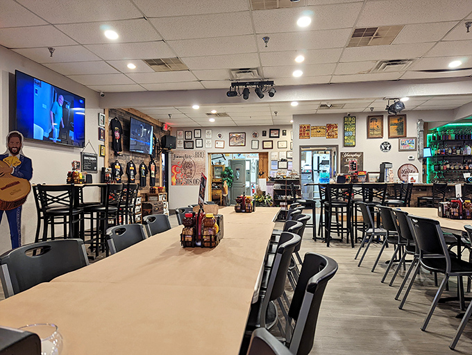The dining room says, "Come for the barbecue, stay because you're too full to move." Those long tables are perfect for making new friends over shared sauce bottles.