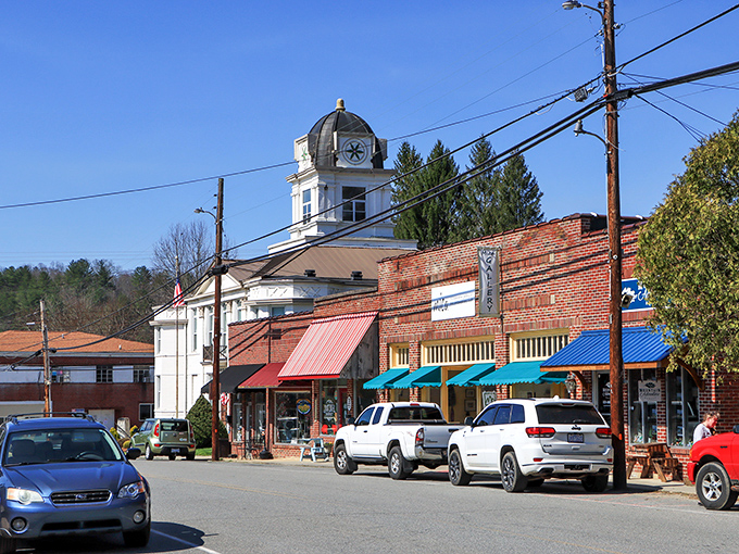 Mountain main streets like this prove that good things really do come in perfectly sized packages with spectacular wrapping.