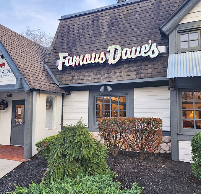 The cozy, cabin-like exterior of Famous Dave's promises comfort food at its smokiest. Those shrubs are nearly as well-maintained as their BBQ reputation!