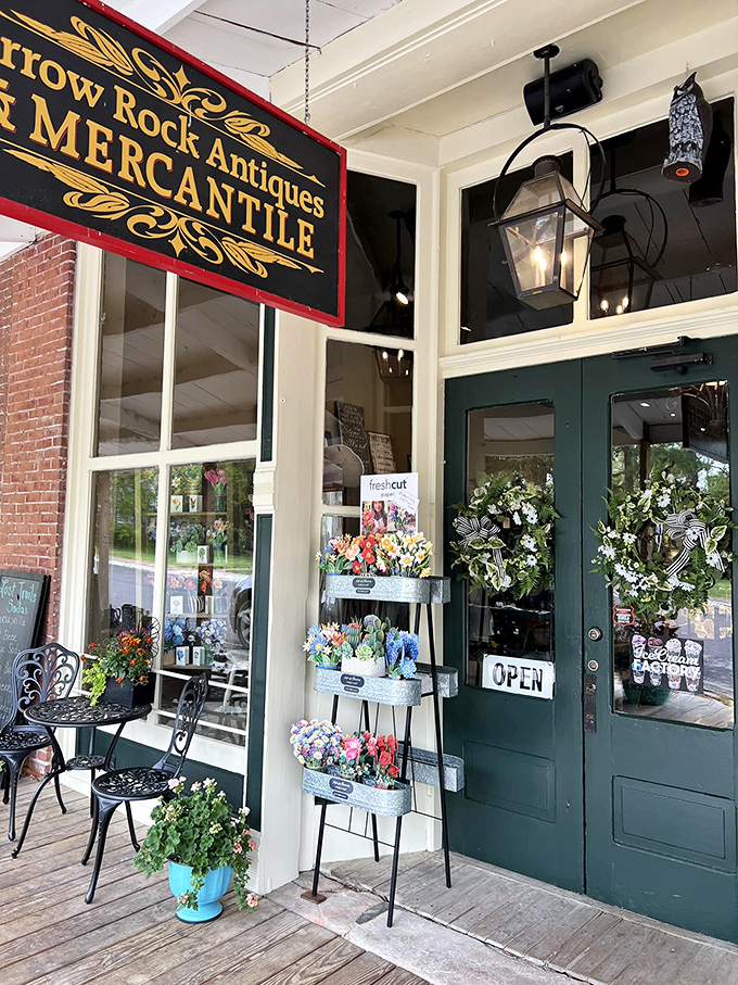 The Arrow Rock Mercantile's flower display proves even frontier towns need a touch of beauty. Martha Stewart would shop here.