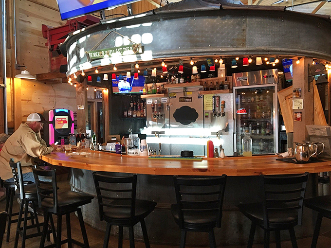 The circular bar invites conversation with strangers who quickly become friends over cold beers and tales of the legendary prime rib.