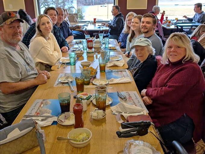 Happy diners in their natural habitat&mdash;surrounded by comfort food and zero regrets.