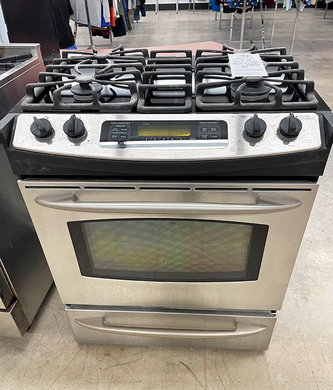 This stainless steel stove could be cooking your next family dinner. Previous owner's cooking skills not included.