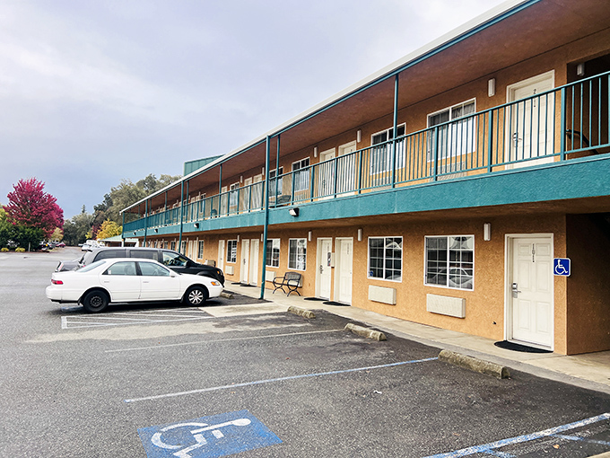 The Gridley Inn offers affordable accommodations with that distinctly unpretentious vibe that says, "Your retirement dollars are welcome here."