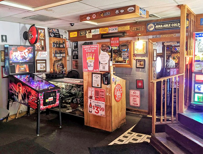 The host station doubles as an entertainment zone &ndash; because when waiting for a Thurman burger, even pinball seems like a reasonable distraction.