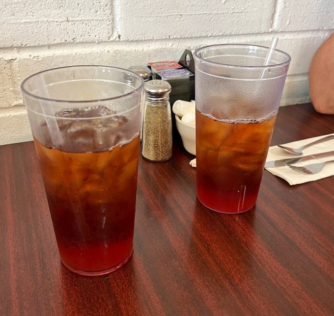 Iced tea so perfectly brewed it makes you wonder if Ohio secretly has Southern roots.