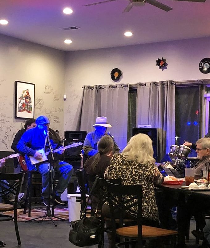 Weekend nights bring live music to accompany your meal – a feast for both stomach and soul.