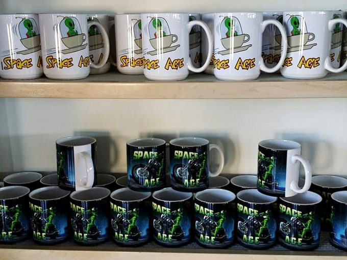 Take the Space Age experience home with you! These mugs featuring aliens enjoying coffee prove that caffeine is truly a universal language.