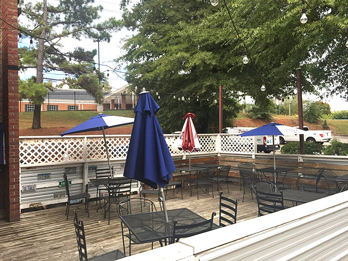 The outdoor patio offers a civilized way to enjoy your uncivilized eating habits &ndash; napkins still required, judgment still absent.