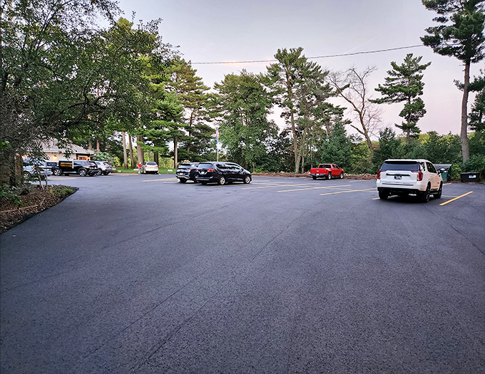 A full parking lot at a supper club is always a promising sign that something delicious awaits inside.