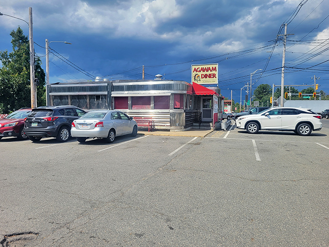 The parking lot fills quickly&mdash;a testament to the magnetic pull of perfectly executed comfort food on hungry travelers.