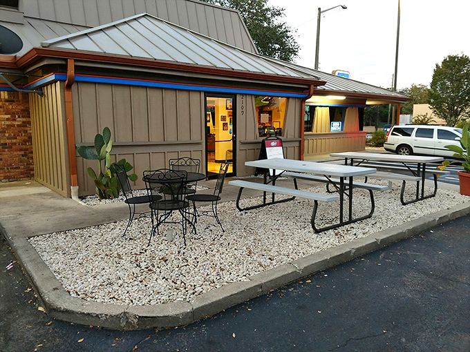 Outdoor seating for those who can't wait to dig in or need fresh air after consuming half their body weight in ribs.