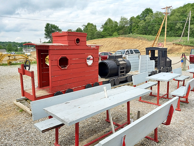 The outdoor play area features a mini train for the youngest conductors – because great food should come with a side of fun.