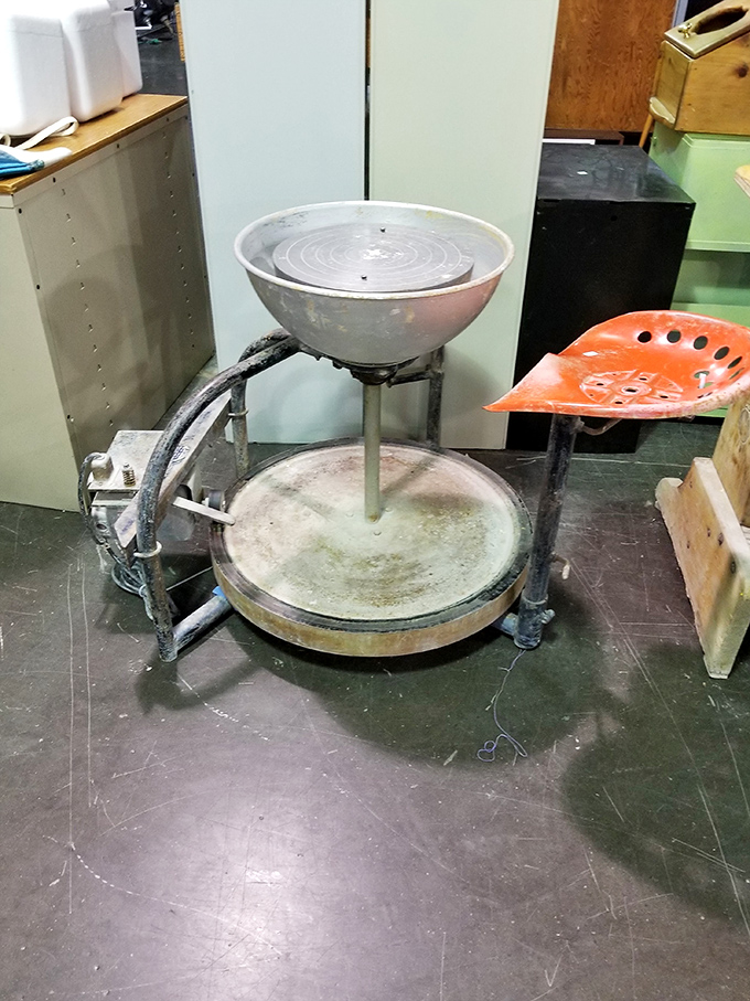 A potter's wheel waiting for its Ghost moment. Patrick Swayze not included, clay-covered romance entirely optional.