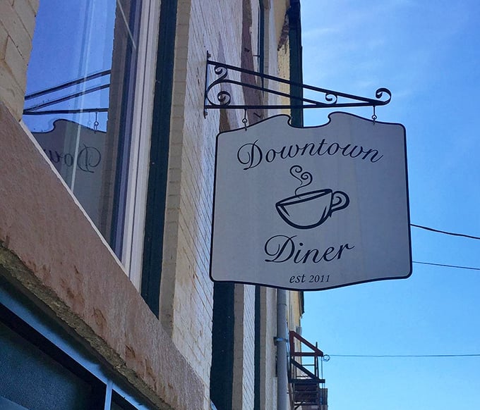 A sign as straightforward as the food itself. No pretense, just a promise of good coffee and better breakfast.