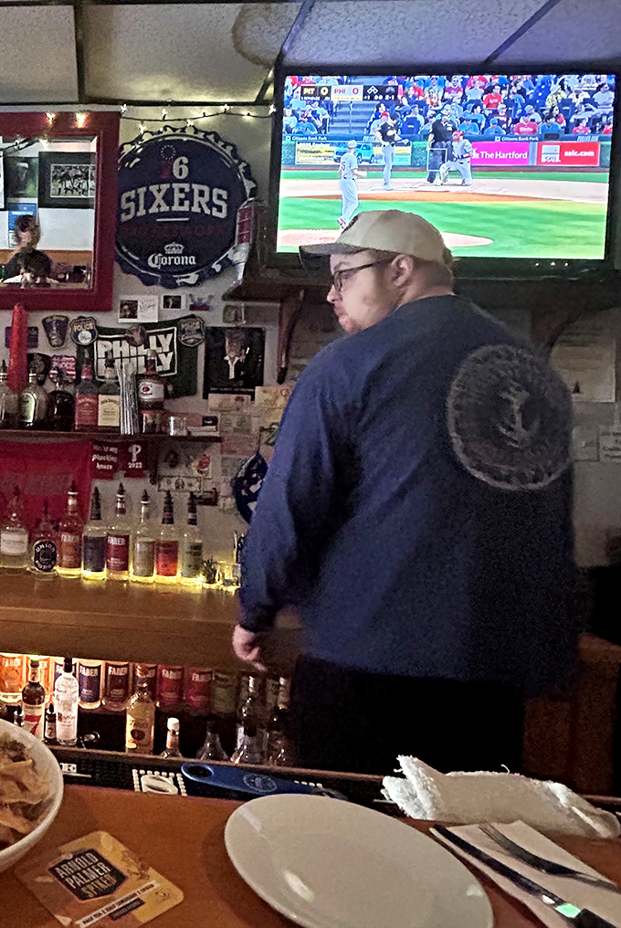 Sports on the screen, Philly pride on the walls, and a well-stocked bar&mdash;the holy trinity of neighborhood tavern perfection.